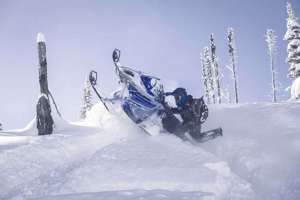 Yamaha Mountain Max LE 165 2022 - Passion Motoneige Magazine